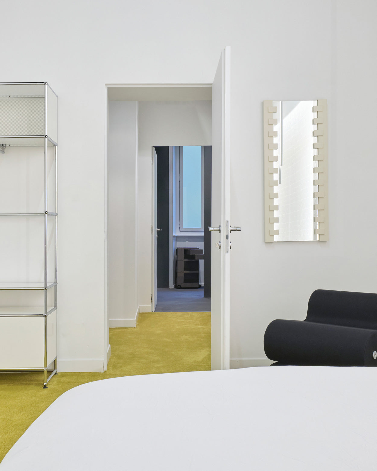 Zip - Pearl – ready to hang