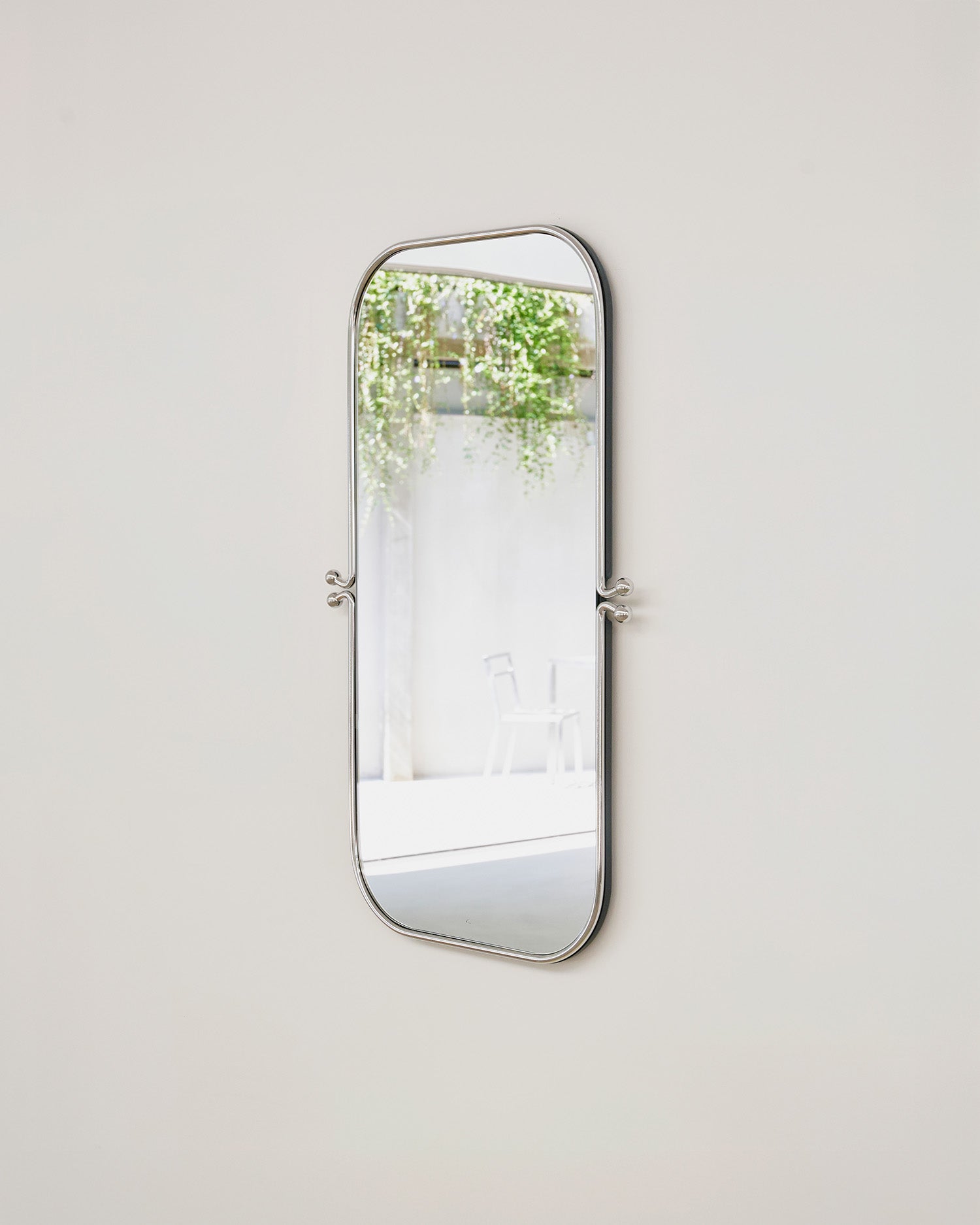 Clasp - Chrome – ready to hang